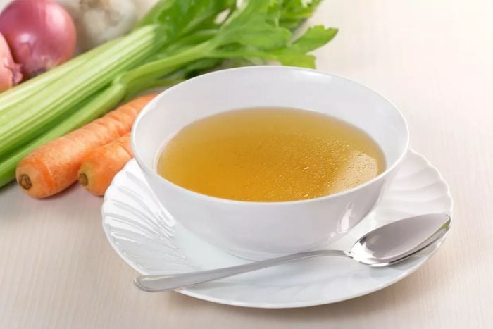 Come preparare un brodo di Marino Marini - Brescia a Tavola